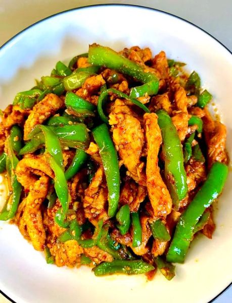 青椒炒肉怎么炒才嫩_青椒炒肉先炒肉还是先炒青椒-第1张图片-山城妙识 青椒炒肉怎么炒才嫩_青椒炒肉先炒肉还是先炒青椒-第1张图片-山城妙识