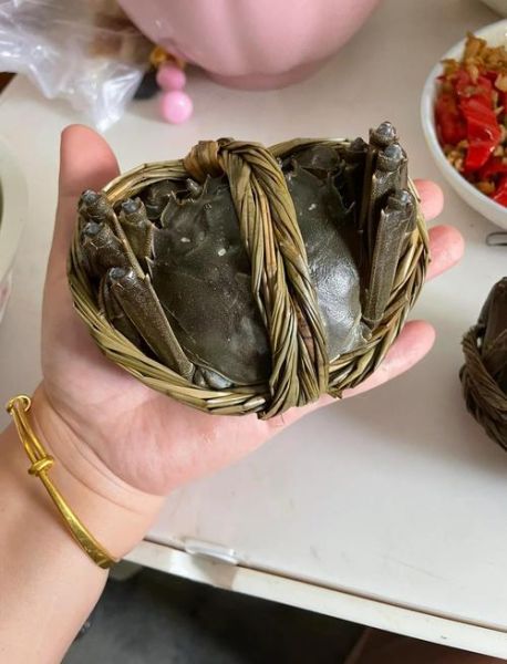 大闸蟹清蒸怎么做_清蒸大闸蟹的正确步骤-第1张图片-山城妙识