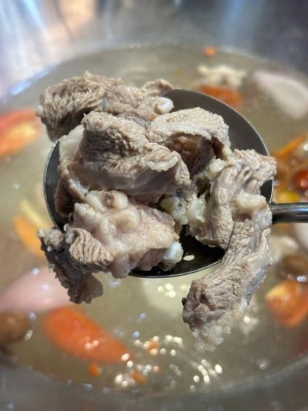 鲜羊肉火锅怎么做_鲜羊肉火锅的家常做法-第1张图片-山城妙识