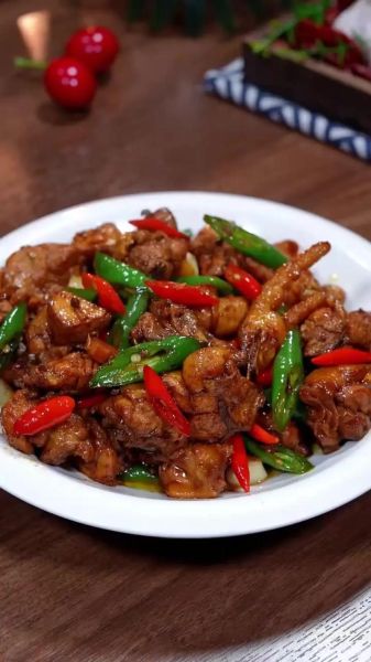 青椒炒鸡肉怎么炒好吃又嫩_青椒炒鸡肉嫩滑技巧-第1张图片-山城妙识 青椒炒鸡肉怎么炒好吃又嫩_青椒炒鸡肉嫩滑技巧-第1张图片-山城妙识