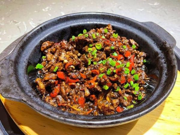 鸭血糯米饭的做法_鸭血糯米饭的功效-第2张图片-山城妙识