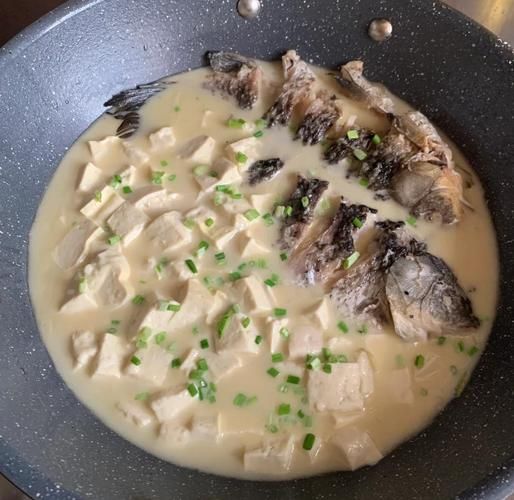 豆腐鱼汤怎么熬出奶白色_豆腐鱼汤奶白色技巧-第2张图片-山城妙识