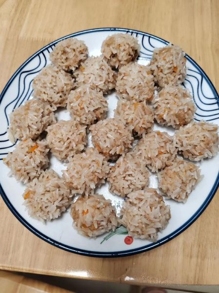 珍珠肉丸子家常做法_蒸多久才熟透-第1张图片-山城妙识 珍珠肉丸子家常做法_蒸多久才熟透-第1张图片-山城妙识
