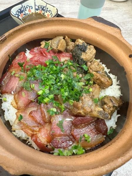 腊味煲仔饭怎么做_腊味煲仔饭用什么米最好-第1张图片-山城妙识 腊味煲仔饭怎么做_腊味煲仔饭用什么米最好-第1张图片-山城妙识