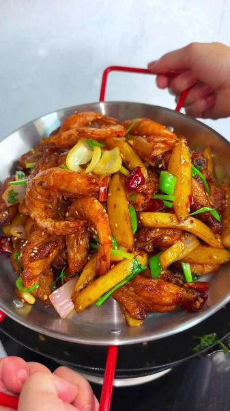 干锅基围虾怎么做好吃_家常干锅基围虾做法大全-第1张图片-山城妙识