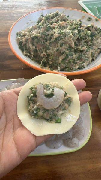 虾仁三鲜水饺怎么做_虾仁三鲜水饺馅怎么调-第3张图片-山城妙识