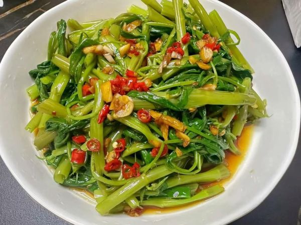 空心菜叶子怎么炒好吃_空心菜叶子可以凉拌吗-第3张图片-山城妙识