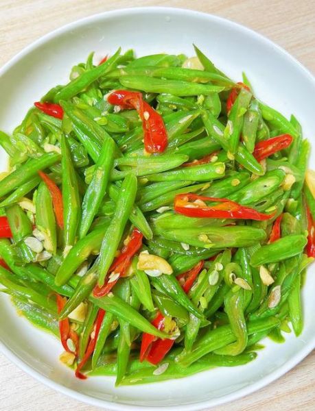 素炒干煸四季豆怎么做_四季豆要不要焯水-第1张图片-山城妙识