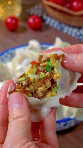 胡萝卜香菇鸡蛋饺子怎么做_胡萝卜香菇鸡蛋饺子馅怎么调-第3张图片-山城妙识