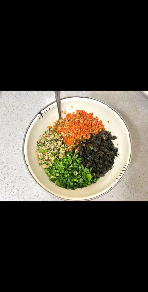 胡萝卜香菇鸡蛋饺子怎么做_胡萝卜香菇鸡蛋饺子馅怎么调-第2张图片-山城妙识