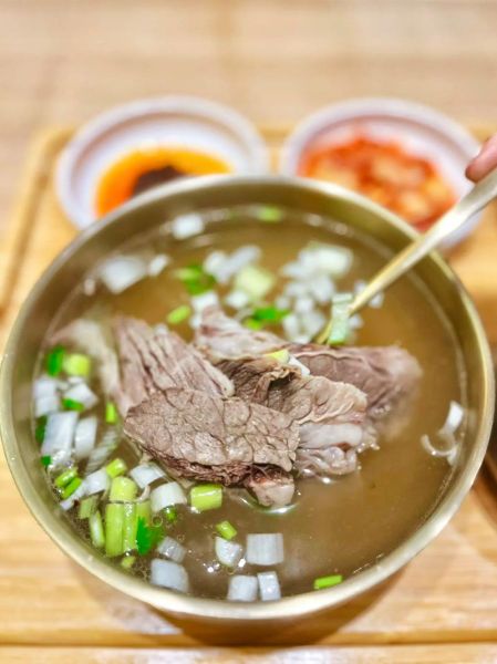 韩式牛肉汤饭怎么做_韩式牛肉汤饭图片大全-第1张图片-山城妙识