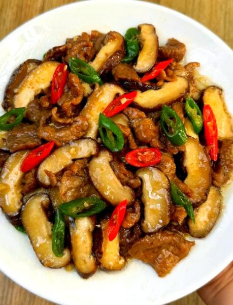 香菇炒肉片怎么做_香菇炒肉片家常做法-第1张图片-山城妙识 香菇炒肉片怎么做_香菇炒肉片家常做法-第1张图片-山城妙识
