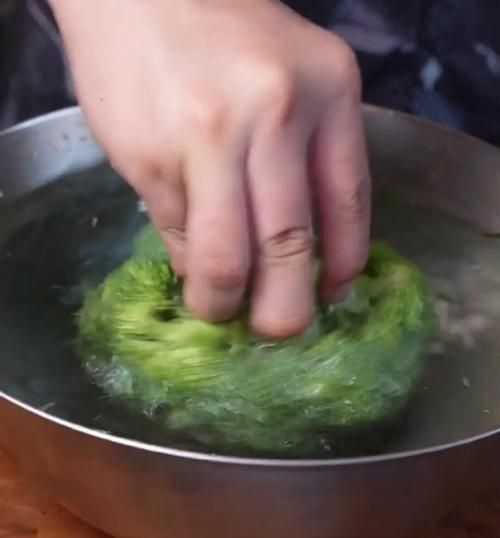 西兰花要不要焯水_西兰花焯水营养流失吗-第2张图片-山城妙识