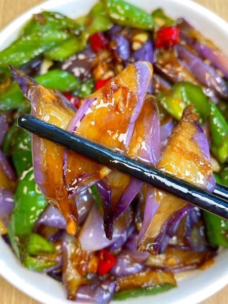 红烧茄子怎么做才好吃_红烧茄子做法大全小视频-第1张图片-山城妙识 红烧茄子怎么做才好吃_红烧茄子做法大全小视频-第1张图片-山城妙识
