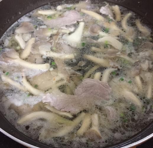 平菇肉片汤的做法_平菇肉片汤怎么做好喝-第1张图片-山城妙识