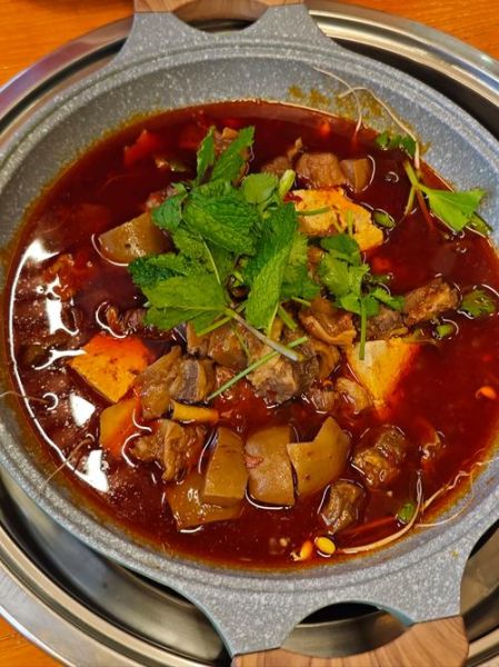 牛肉火锅怎么做_家庭版牛肉火锅做法-第2张图片-山城妙识