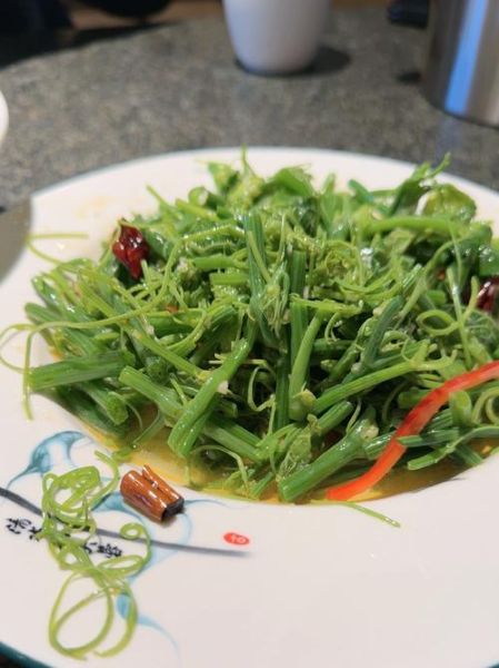 龙须菜凉拌怎么做_龙须菜凉拌需要焯水吗-第2张图片-山城妙识