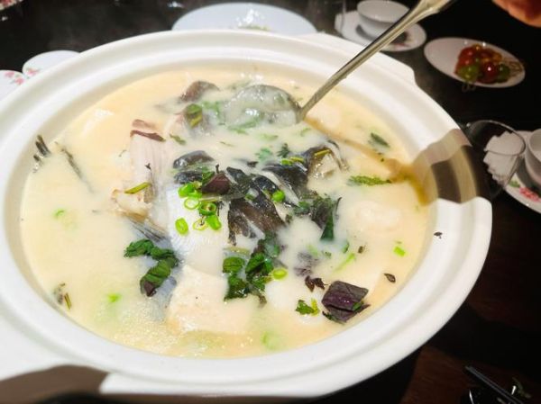 鱼头汤怎么做不腥还好喝_鱼头汤去腥增鲜技巧-第2张图片-山城妙识 鱼头汤怎么做不腥还好喝_鱼头汤去腥增鲜技巧-第2张图片-山城妙识