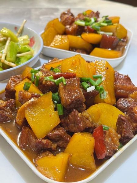 猪肉炖土豆块怎么做_猪肉炖土豆块最正宗的做法-第3张图片-山城妙识