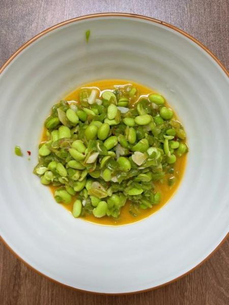 青椒炒毛豆怎么炒才入味_青椒炒毛豆要不要焯水-第3张图片-山城妙识