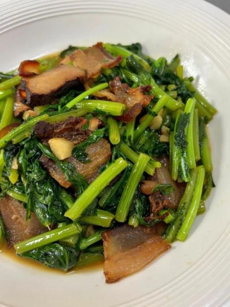 茼蒿炒肉丝怎么做_茼蒿炒肉丝用焯水吗-第1张图片-山城妙识 茼蒿炒肉丝怎么做_茼蒿炒肉丝用焯水吗-第1张图片-山城妙识