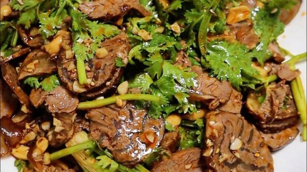 凉拌牛肉最简单的做法_凉拌牛肉怎么做好吃又嫩-第2张图片-山城妙识