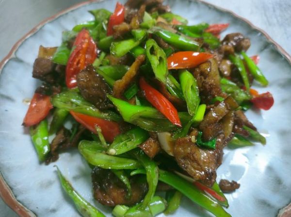正宗农家小炒肉怎么做_小炒肉用什么肉最好-第2张图片-山城妙识
