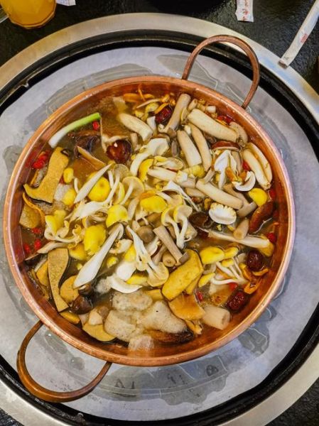 野生菌火锅怎么做_野生菌火锅需要焯水吗-第2张图片-山城妙识 野生菌火锅怎么做_野生菌火锅需要焯水吗-第2张图片-山城妙识