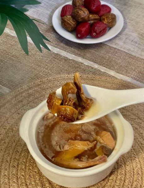 松茸炖鸡的做法窍门_松茸炖鸡怎么炖才香-第1张图片-山城妙识