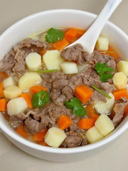 萝卜炖牛肉怎么做好吃_萝卜炖牛肉视频教程-第1张图片-山城妙识
