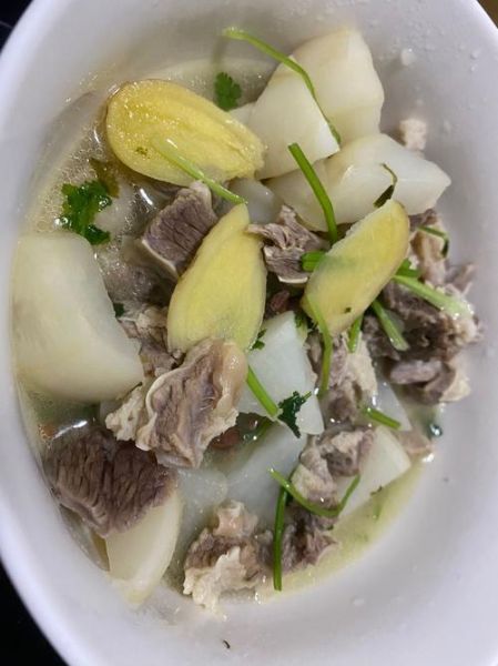 萝卜炖牛肉怎么做好吃_萝卜炖牛肉视频教程-第2张图片-山城妙识