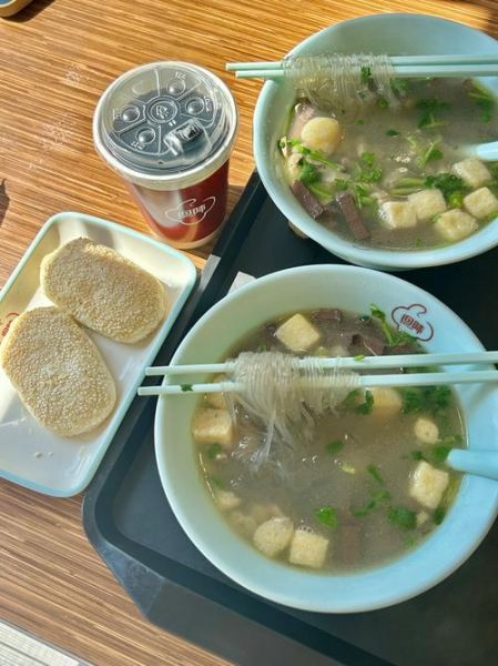 鸭血粉丝汤哪家正宗_鸭血粉丝汤做法详解-第3张图片-山城妙识 鸭血粉丝汤哪家正宗_鸭血粉丝汤做法详解-第3张图片-山城妙识