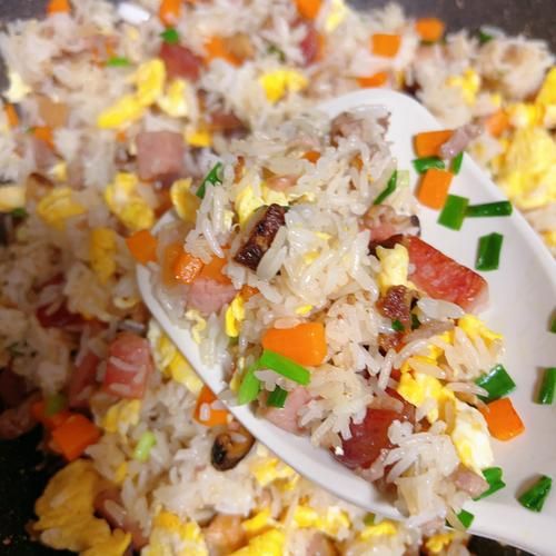 香肠炒饭怎么炒才好吃_香肠炒饭的做法窍门-第2张图片-山城妙识 香肠炒饭怎么炒才好吃_香肠炒饭的做法窍门-第2张图片-山城妙识