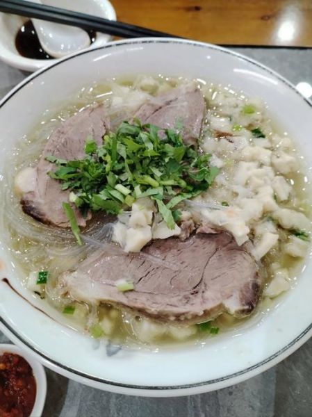 羊肉泡馍是哪个地方的_陕西西安-第1张图片-山城妙识