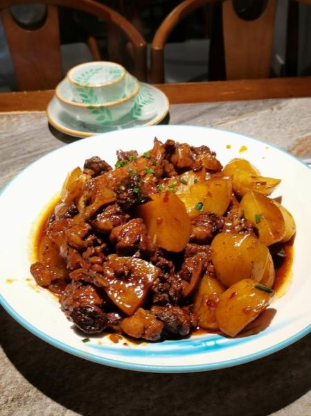鸭肉炖土豆怎么做好吃_鸭肉炖土豆的家常做法-第1张图片-山城妙识