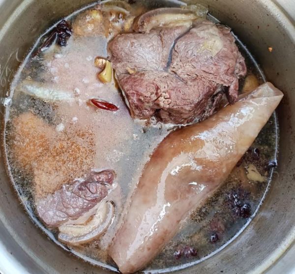 红烧驴肉怎么做好吃_红烧驴肉的家常做法大全-第3张图片-山城妙识