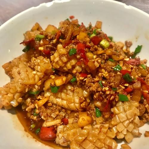 酸辣鱿鱼卷怎么做_酸辣鱿鱼卷焯水多久-第1张图片-山城妙识