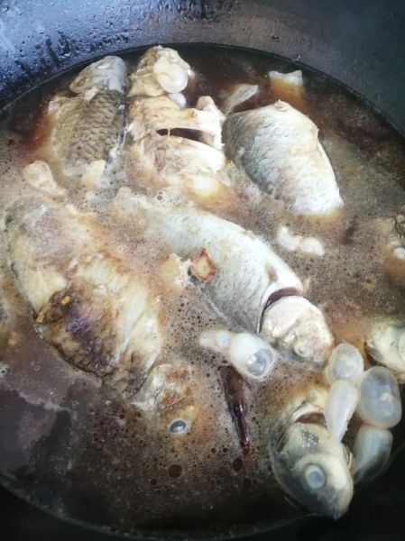 鲤鱼怎么炖好吃又简单_家常鲤鱼炖多久才入味-第2张图片-山城妙识