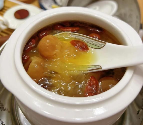 银耳红枣汤要煮多久_银耳红枣汤煮多久才出胶-第1张图片-山城妙识