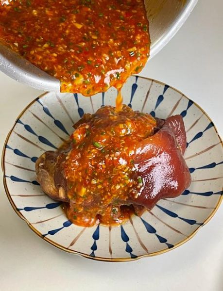 肘子怎么炖才软烂_肘子焯水用冷水还是热水-第3张图片-山城妙识