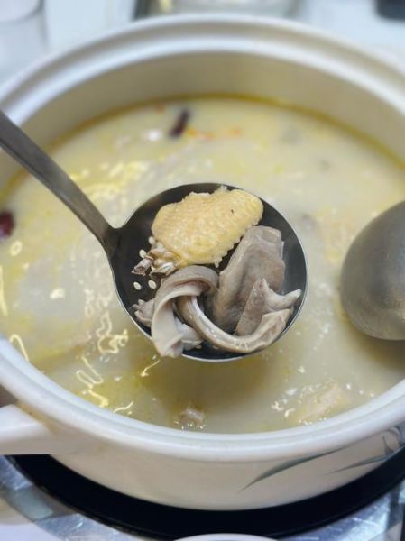蛇肉炖鸡火锅怎么做_蛇肉炖鸡火锅的家常做法-第2张图片-山城妙识