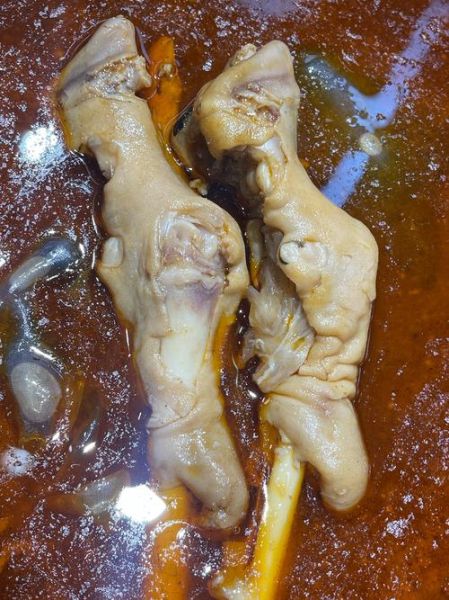 香辣羊蹄怎么做_羊蹄去腥增香技巧-第1张图片-山城妙识