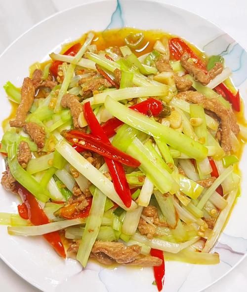 韭黄青椒炒肉丝怎么做_家常做法步骤-第1张图片-山城妙识