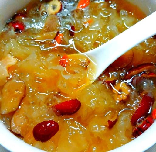 银耳红枣汤可以丰胸吗_丰胸效果真相-第1张图片-山城妙识