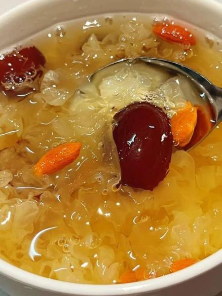 银耳红枣汤可以丰胸吗_丰胸效果真相-第3张图片-山城妙识