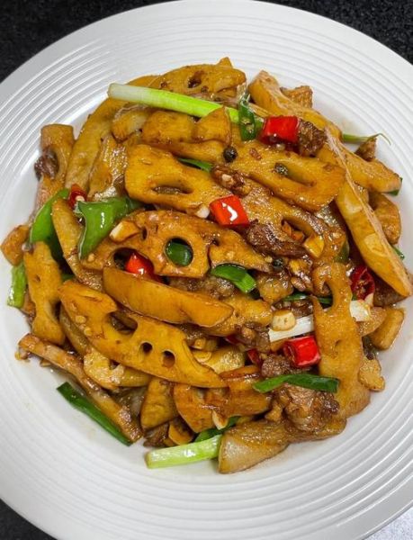 莲藕片炒肉怎么做好吃_莲藕片炒肉的家常做法-第1张图片-山城妙识 莲藕片炒肉怎么做好吃_莲藕片炒肉的家常做法-第1张图片-山城妙识