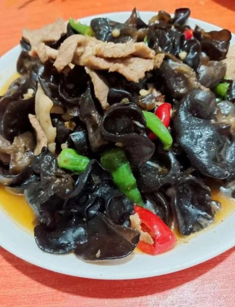 木耳炒肉怎么炒才嫩_木耳炒肉家常做法-第1张图片-山城妙识