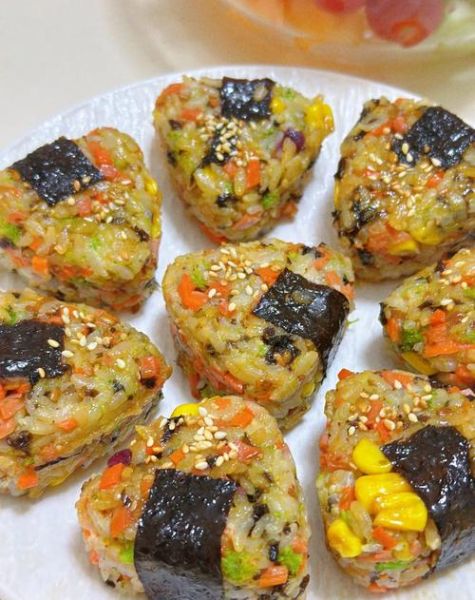 紫菜饭团怎么做_紫菜饭团需要哪些材料-第1张图片-山城妙识