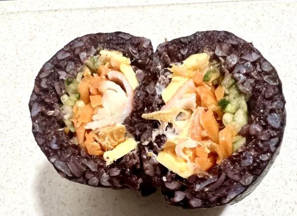 紫菜饭团怎么做_紫菜饭团需要哪些材料-第3张图片-山城妙识