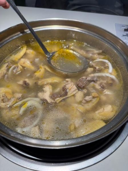 鸡肉火锅怎么做_鸡肉火锅配料有哪些-第1张图片-山城妙识